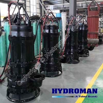 Submersible slurry pump with agitators