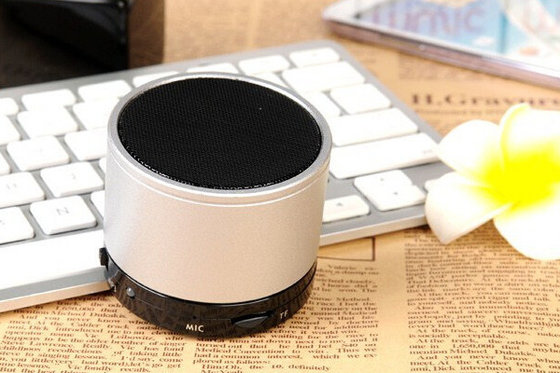Small Cordless High Fidelity Outdoor Bluetooth Speaker cellphone / MP3 / MP4