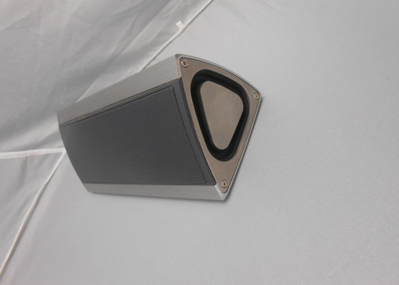 Outdoor Bluetooth Speaker With Rechargeable Battery , Silver bluetooth speakers with bass