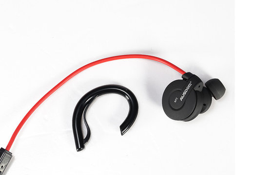 Rechargeable Microphone Nfc Bluetooth Stereo Headphone / Earphones With Hooks
