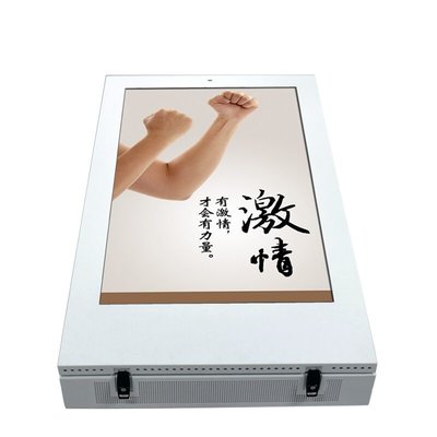 2000cd/m2 광도 옥외 LCD 디지털 방식으로 Signage 55 인치 IP55 넓은 시야각