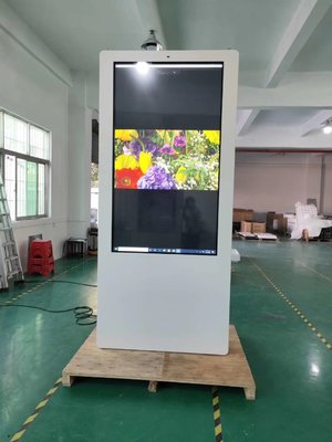 터치스크린 옥외 LCD 디지털 방식으로 Signage 반대로 도둑질은 75 인치 AC 110-230V를 방수 처리합니다