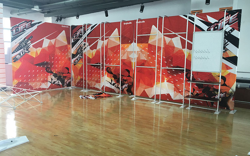 Changzhou Phoneto Advertising Display Equipment Co., Ltd. ligne de production en usine