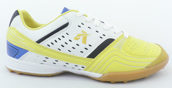 Bright Colored Indoor Outdoor Soccer Shoes Spring Water Proofing For Men/Women/Children