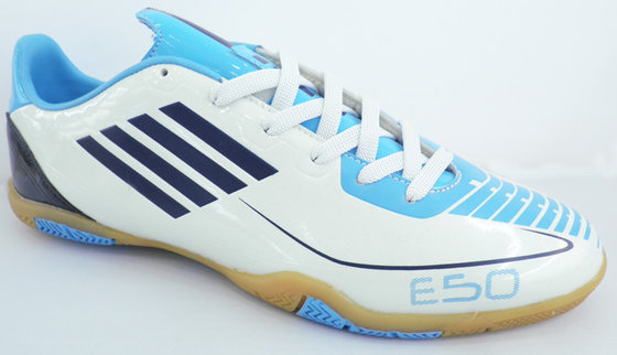 Famous Brand Designer Indoor Outdoor Football Spike Soccer Shoes With Customized Colors And Logos