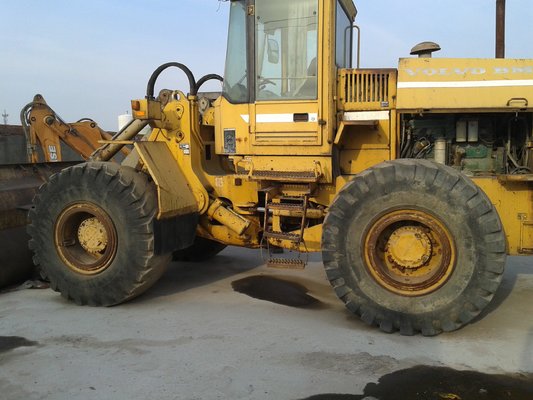 VolvoL120 loader Used volvo L120B wheel loader made in sweden