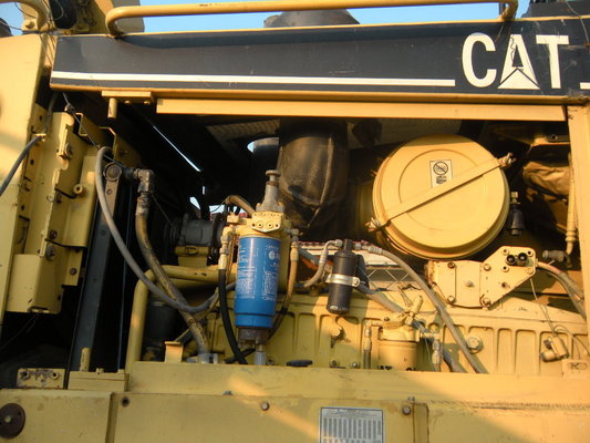 Used Caterpillar Bulldozer D8R with ripper year 2002 used 12067  hours