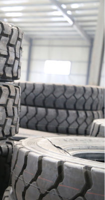 7.00-16 5.50F Rim Rubber Light Truck Tyres , 16 Inch Off Road Light Truck Tires