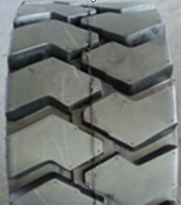 Smooth Tread Industrial Tire 10-16.5 12-16.5 18-16 Construction Tires 520 Kpa Pressure