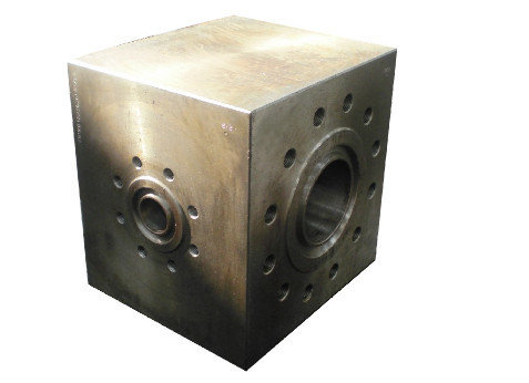 Studded Cross 5 Way, 5-1/8" 10M x 5-1/8" 10M x 4-1/16" 10M x 2-1/16" 10M.