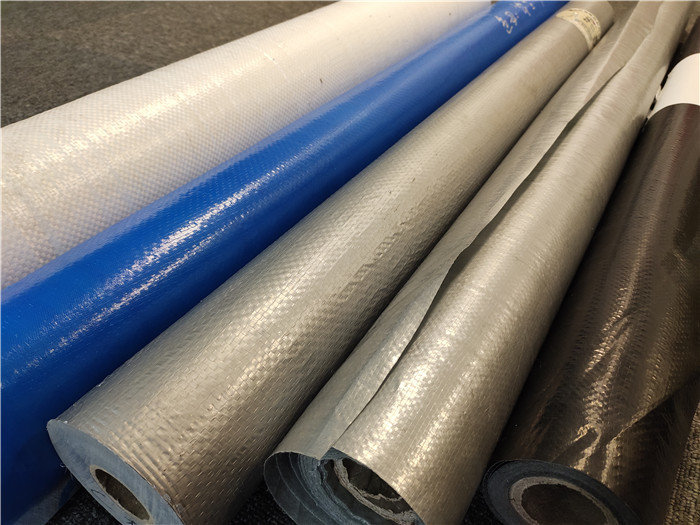Slope Synthetic Roof Underlayment Customized Color / Thickness Waterproof Membrane