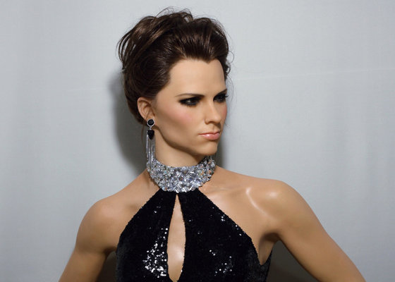 Statue su ordinazione della cera della celebrità di Port Victoria Caroline Beckham per il museo della cera