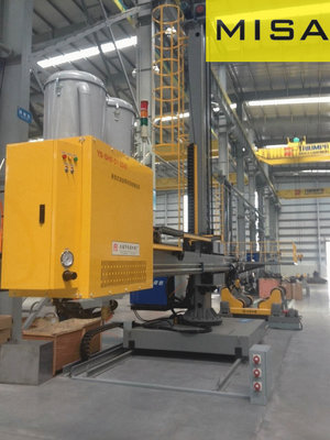 Pipe Welding Manipulator With 300kg Top Loading 5m Horizontal Stroke
