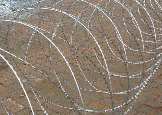 Metal Razor Concertina Wire , Barbed Wire Security Fence 7kgs Per Roll`