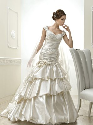 wedding dress, wedding gown, wedding wear, bridal dress, bridal gown, bridal wear