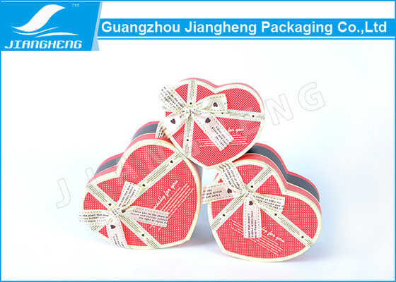 Cajas de regalo decorativas de la cartulina con la cinta, caja en forma de corazón de la cartulina de papel