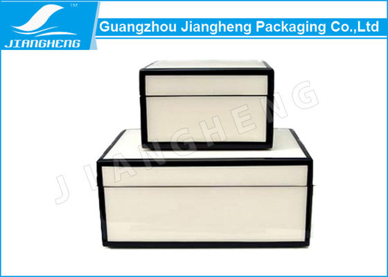 Las cajas de madera decorativas del diverso color/las cajas de regalo con terciopelo insertan las bisagras del oro