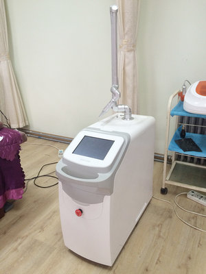 Q Switched Nd Yag Laser Tattoo Removal Machine With 1500W Input Power