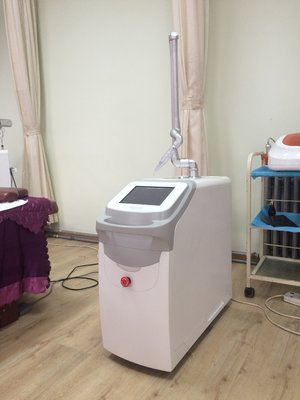 Medical Q Switched Nd Yag Laser Tattoo Removal Machine With Big Spot Size Treatment