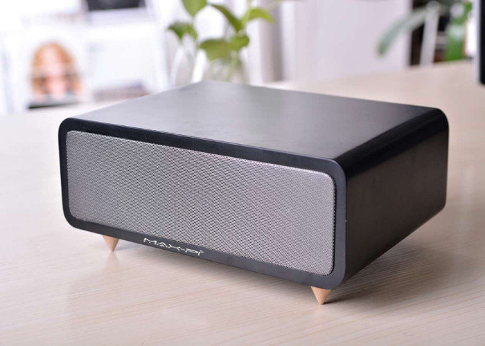 Super Mini Wooden / Metal Stereo Bluetooth Speaker for PC / smartphone with audio jack port