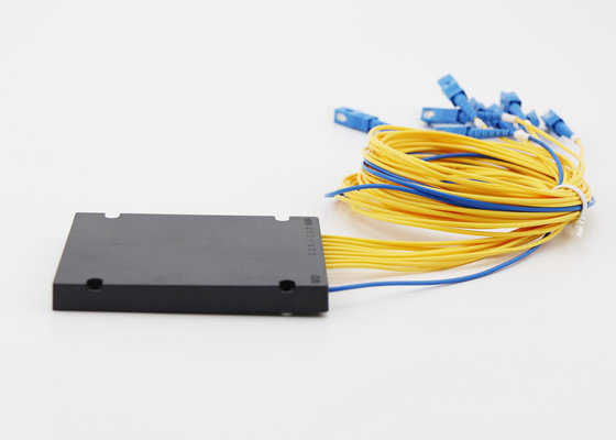 Box Type Optical Fiber Splitter Lower Insertion Loss 1 x 8 Easily Installed
