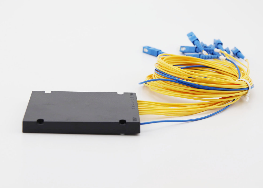 Box Type Optical Fiber Splitter Lower Insertion Loss 1 x 8 Easily Installed
