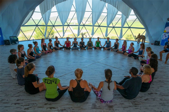 Galvanized Tube Frame Outside Spherical Dome Tent For Yoga Enthusiasts