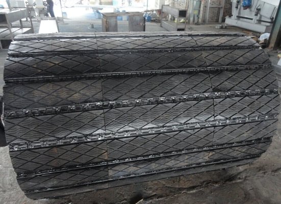 Prevent conveyor belt from slipping head pulley rubber removable slide lagging